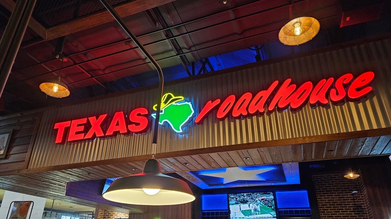 Texas Roadhouse tips, tricks, and hacks every fan should know