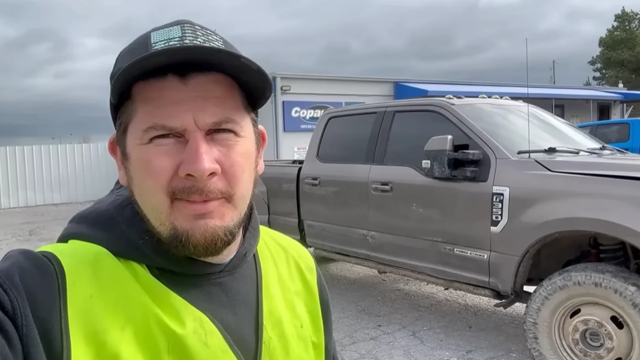 US man buys a wrecked F350 dually in Arkansas for such a steal he ...