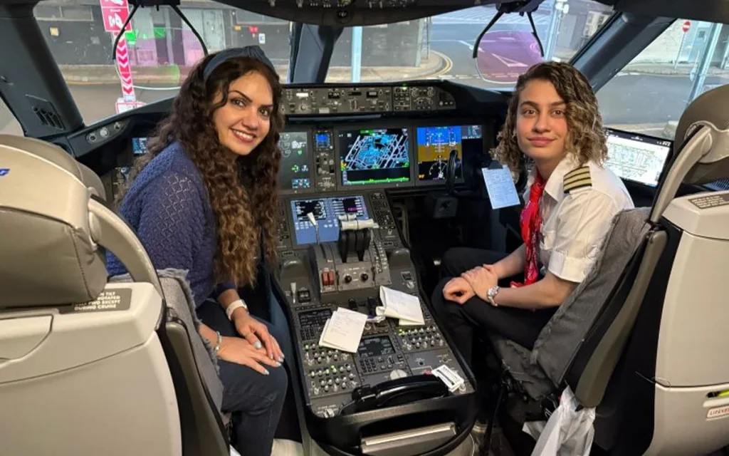Pilot who's tried both Boeing and Airbus reveals which jet is the best ...