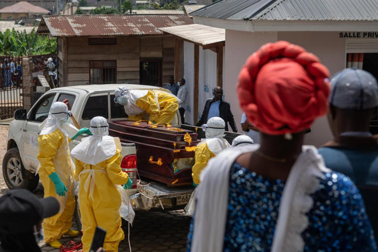 3 Red Cross volunteers among suspected Ebola deaths