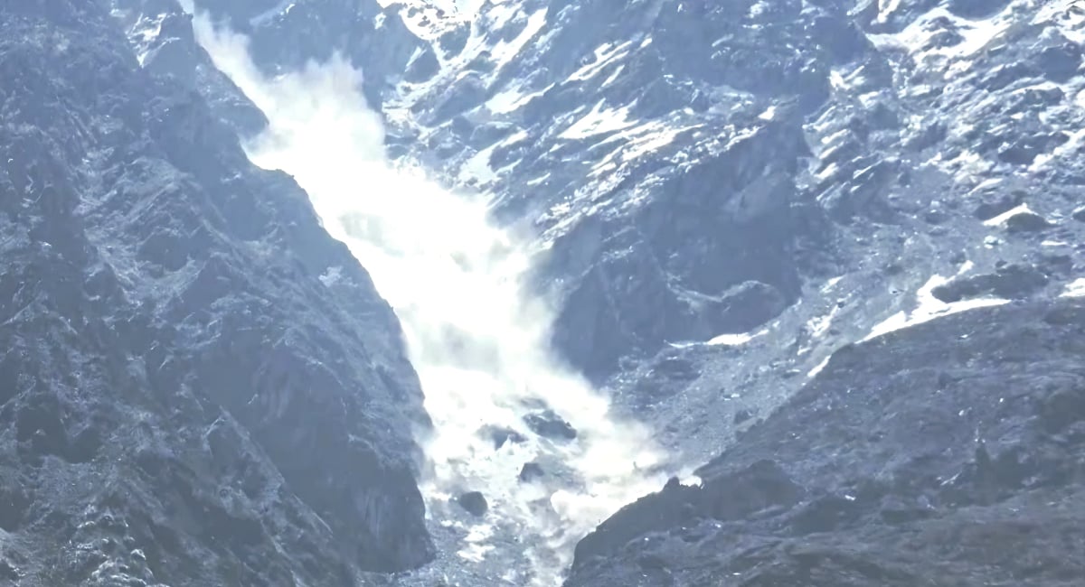Massive glacier collapse near Badrinath triggers avalanche scare; no ...