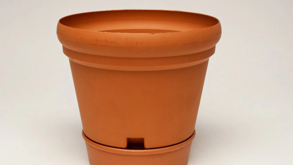 Choosing the right pots and planters