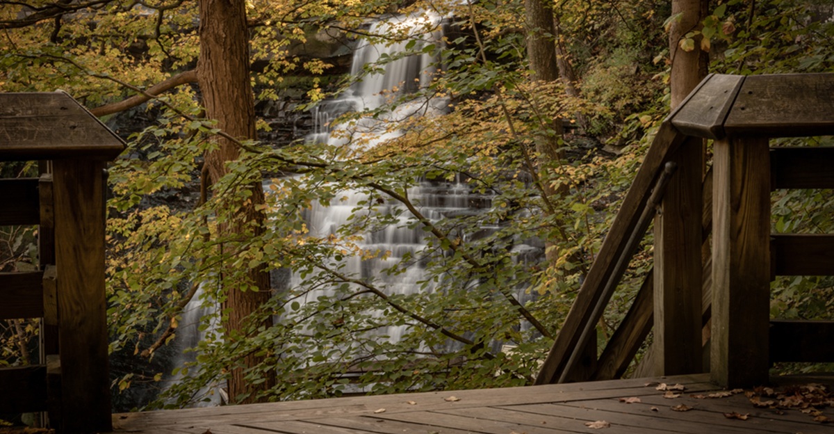 13 easy waterfall hikes across the US that families can finish before lunch