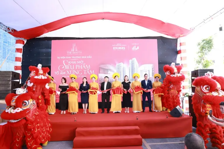 Hơn 300 khách hàng tham dự sự kiện khai trương căn hộ mẫu The Zenith ...