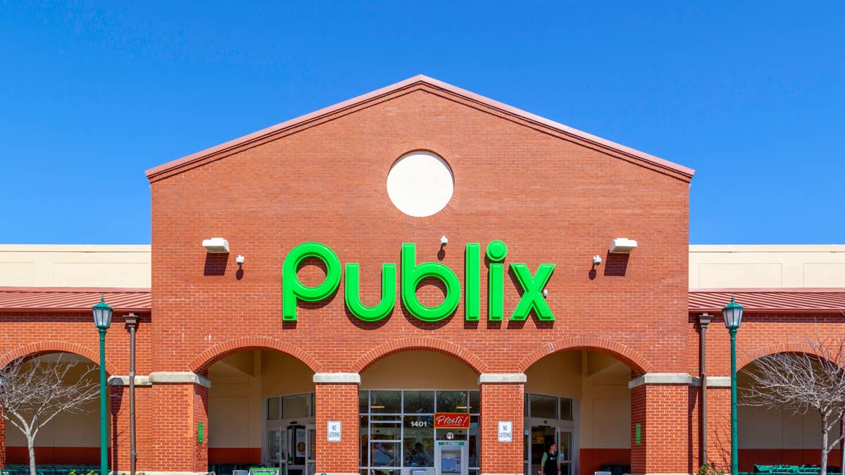 Find out Publix's Memorial Day hours for 2026