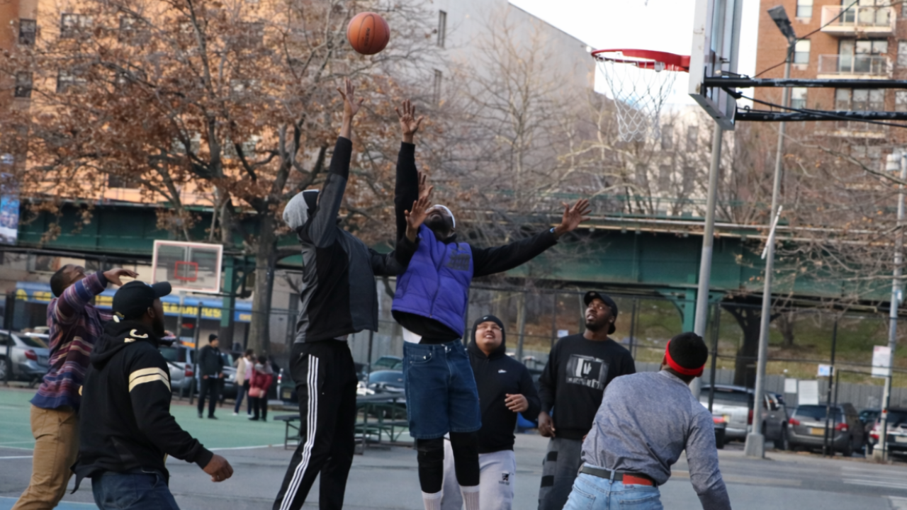 Professional athletes transform into nerds for a basketball prank