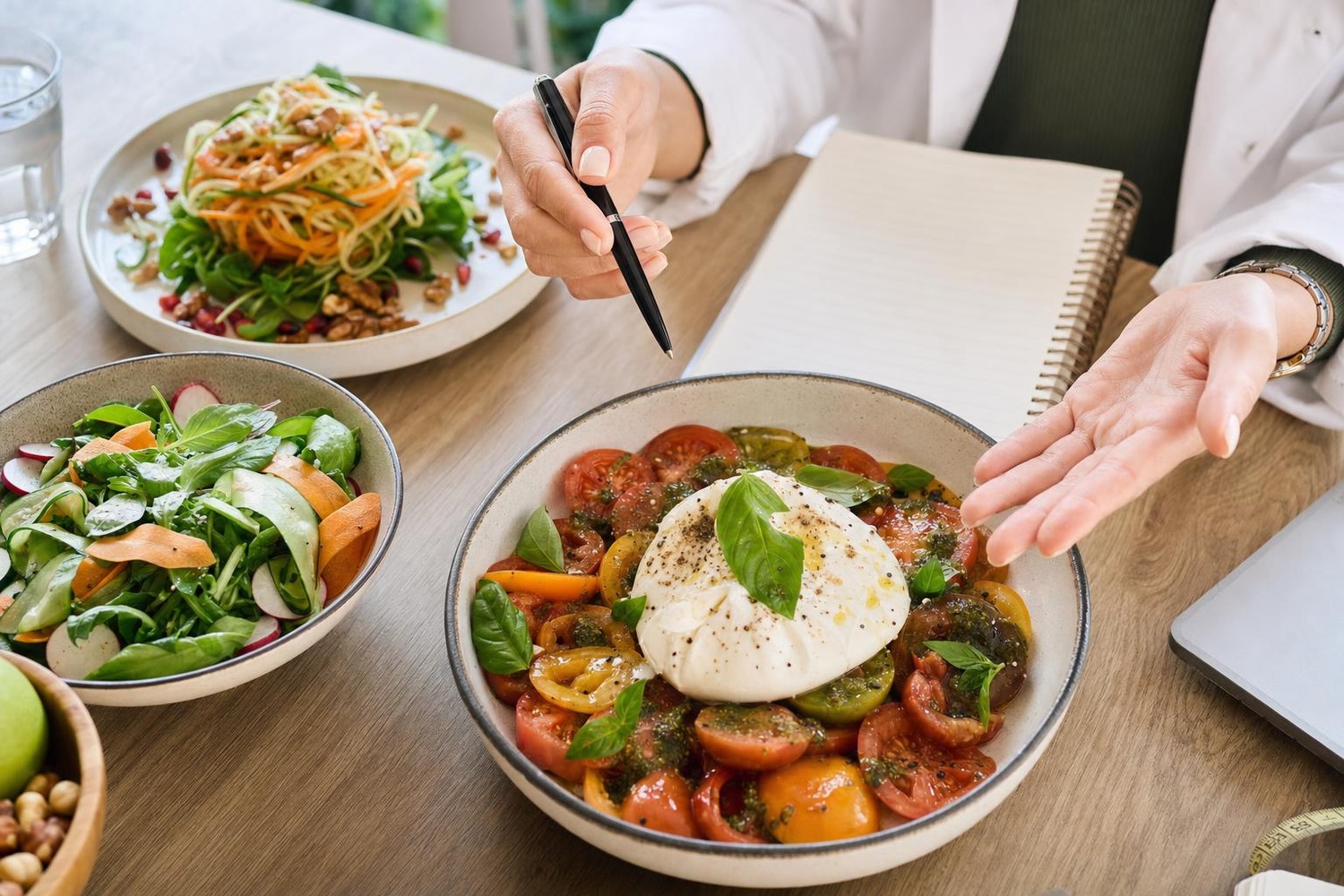 Salade burrata : attente à ce faux plat léger, alerte une nutritionniste