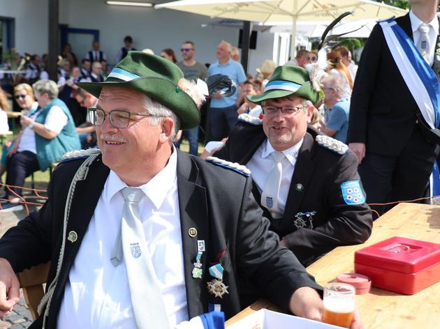 Rixen feiert Schützenfest: Vogel fällt mit dem 85. Schuss