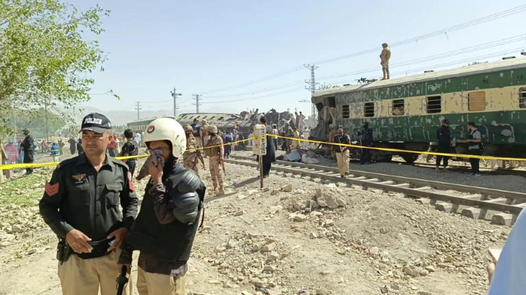 Pakistan : au moins 24 morts dans l'attaque à l'explosif d'un train