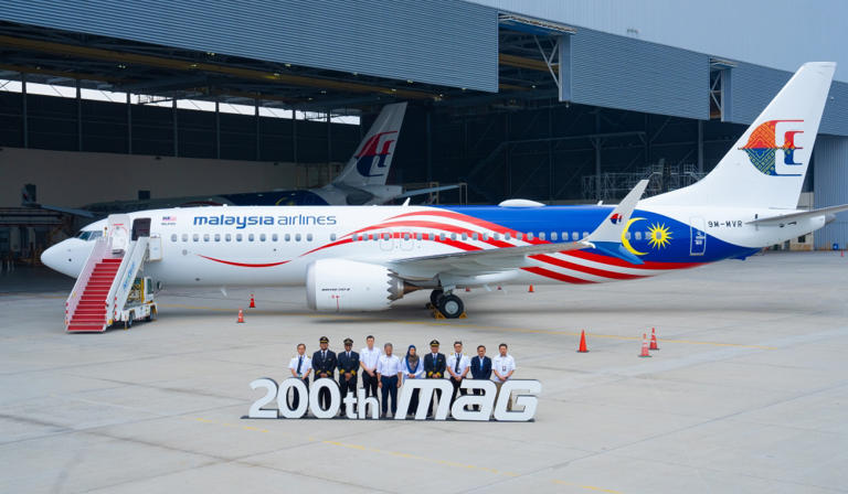 Malaysia Airlines receives 200th Boeing aircraft with latest Boeing 737 ...