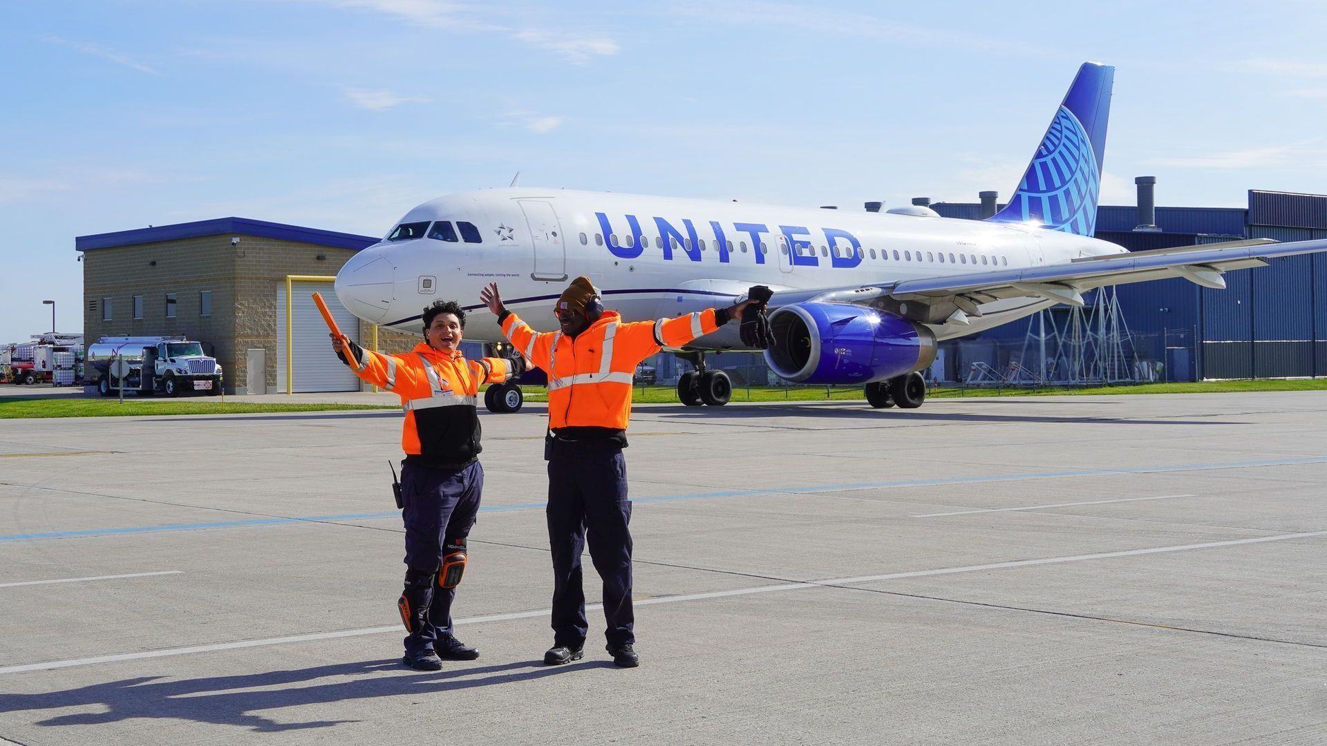 Upgrades: American & United Airlines swap regional jets with Airbus ...