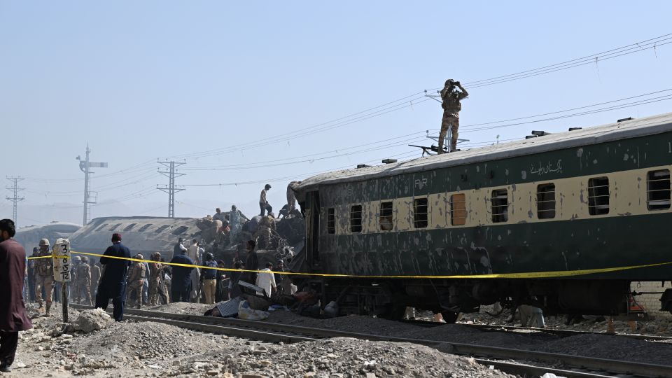 Bomb attack near railway station in southwest Pakistan kills at least 23