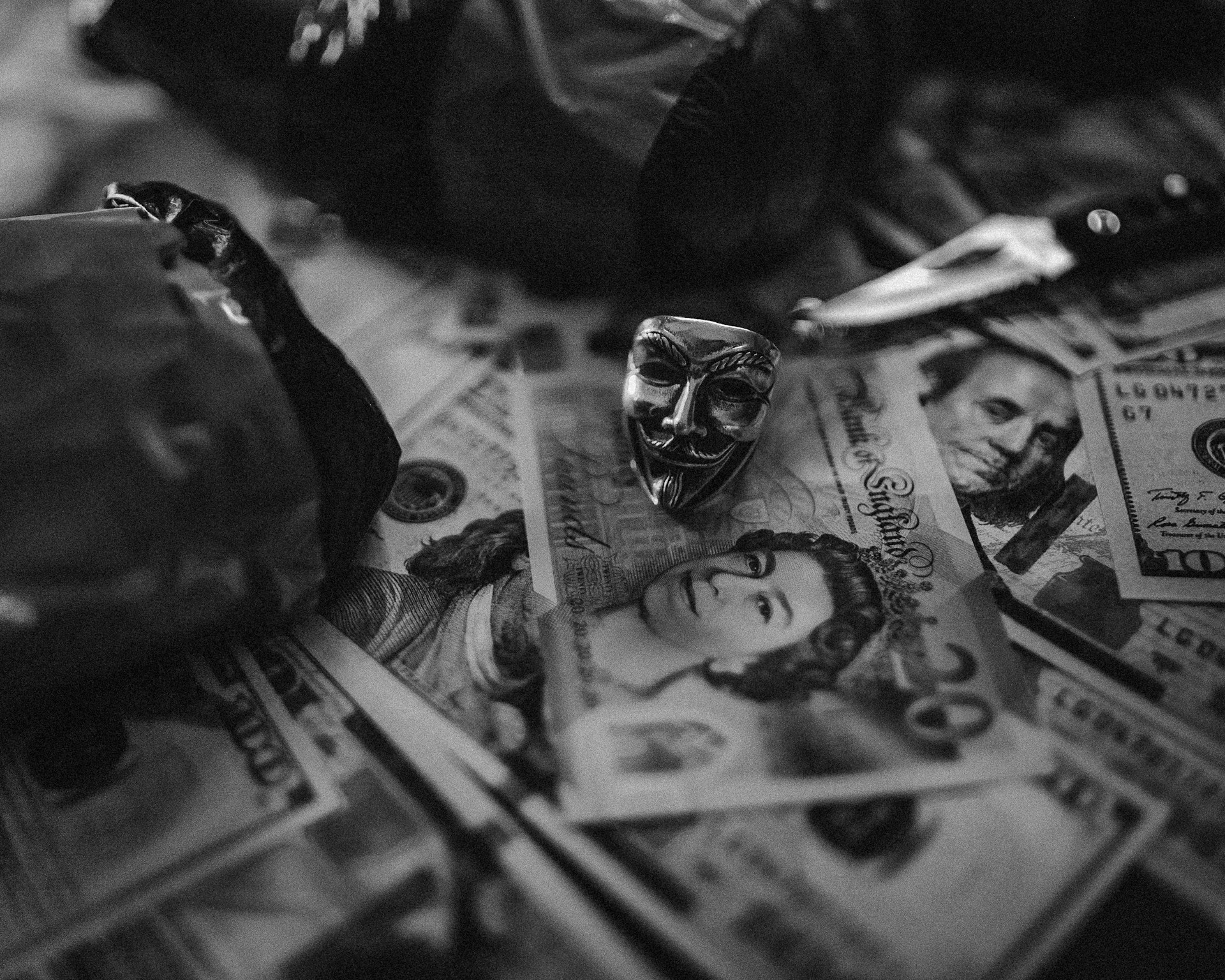Historic heists where the thieves were never caught