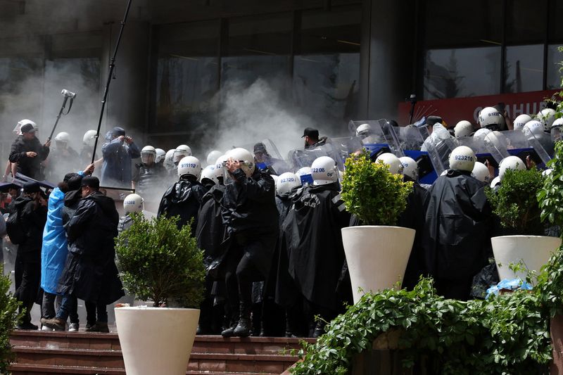 Turkish police force ousted opposition out of headquarters as crisis ...