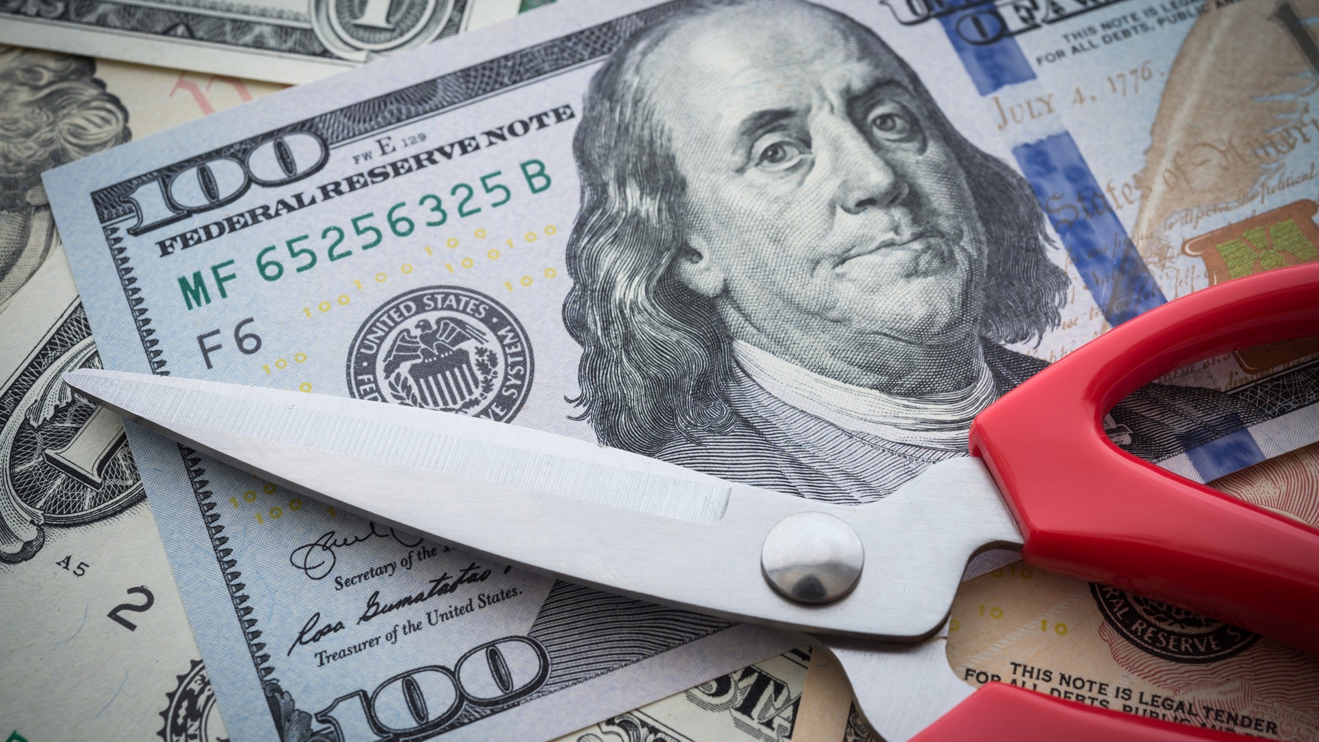 No-buy year challenge: 4 tips to break bad spending habits