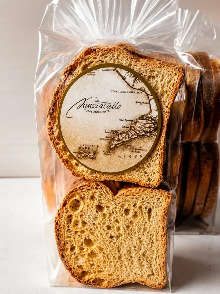 Viveva in una stalla, poi inventò il pane più amato di Torre Annunziata ...