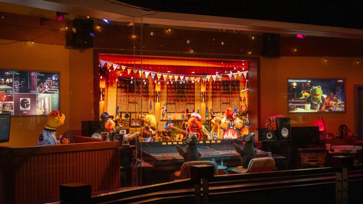 Disney's new Muppet coaster features nostalgic cameos and chaotic ...