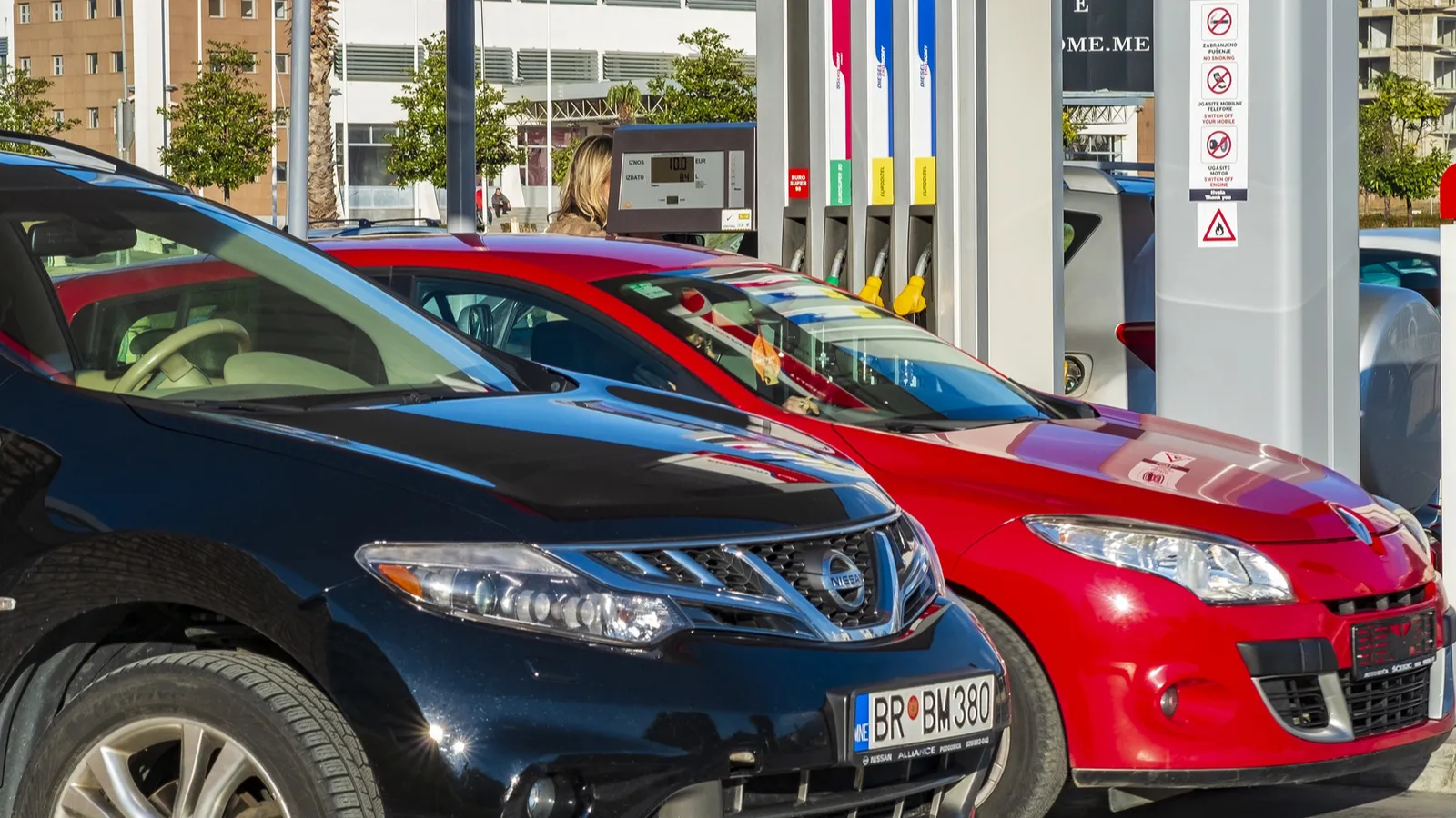 Walmart says drivers are buying less than 10 gallons as full tanks get ...