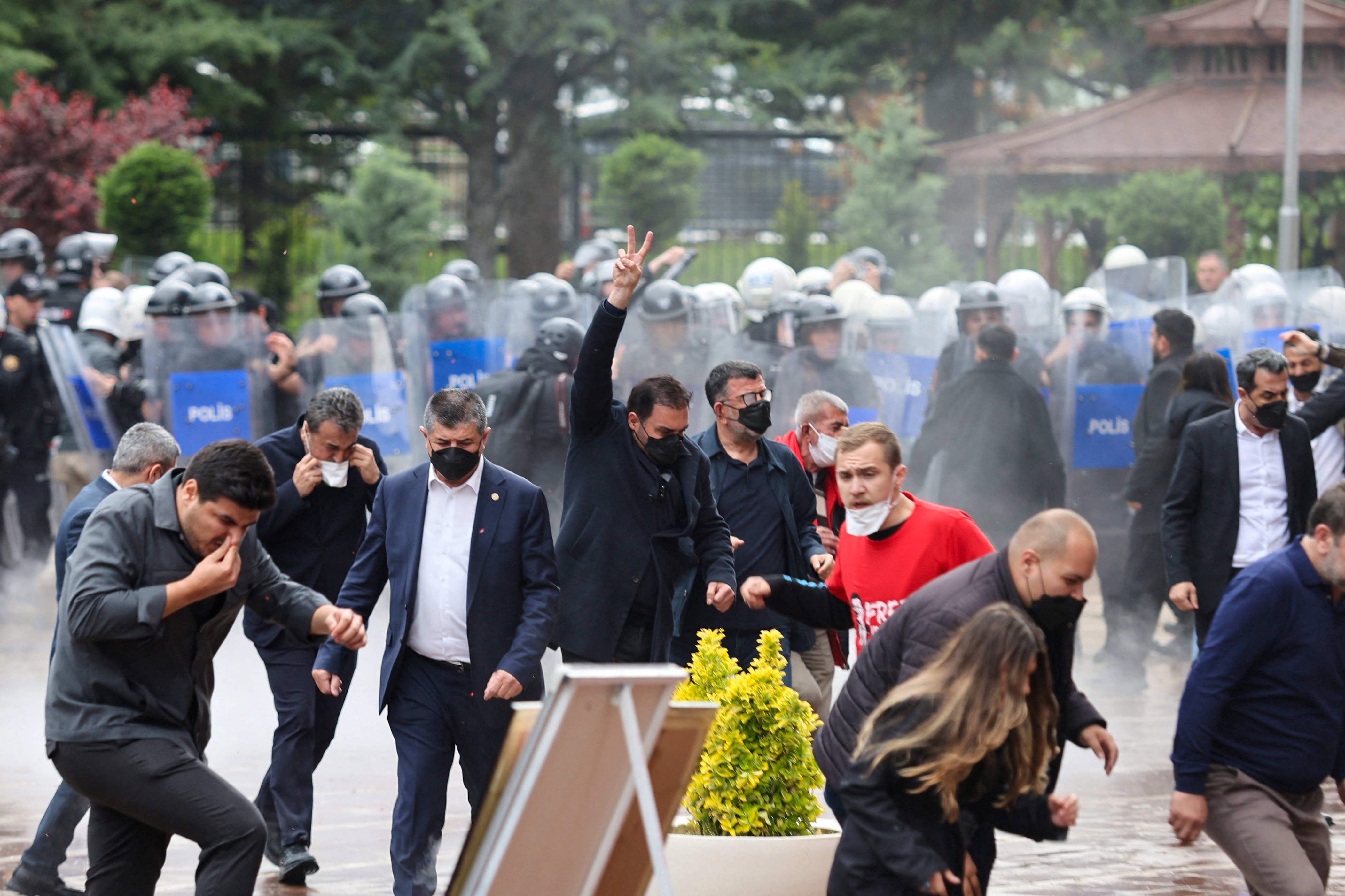 Turkey lurches into political crisis with crackdown on opposition
