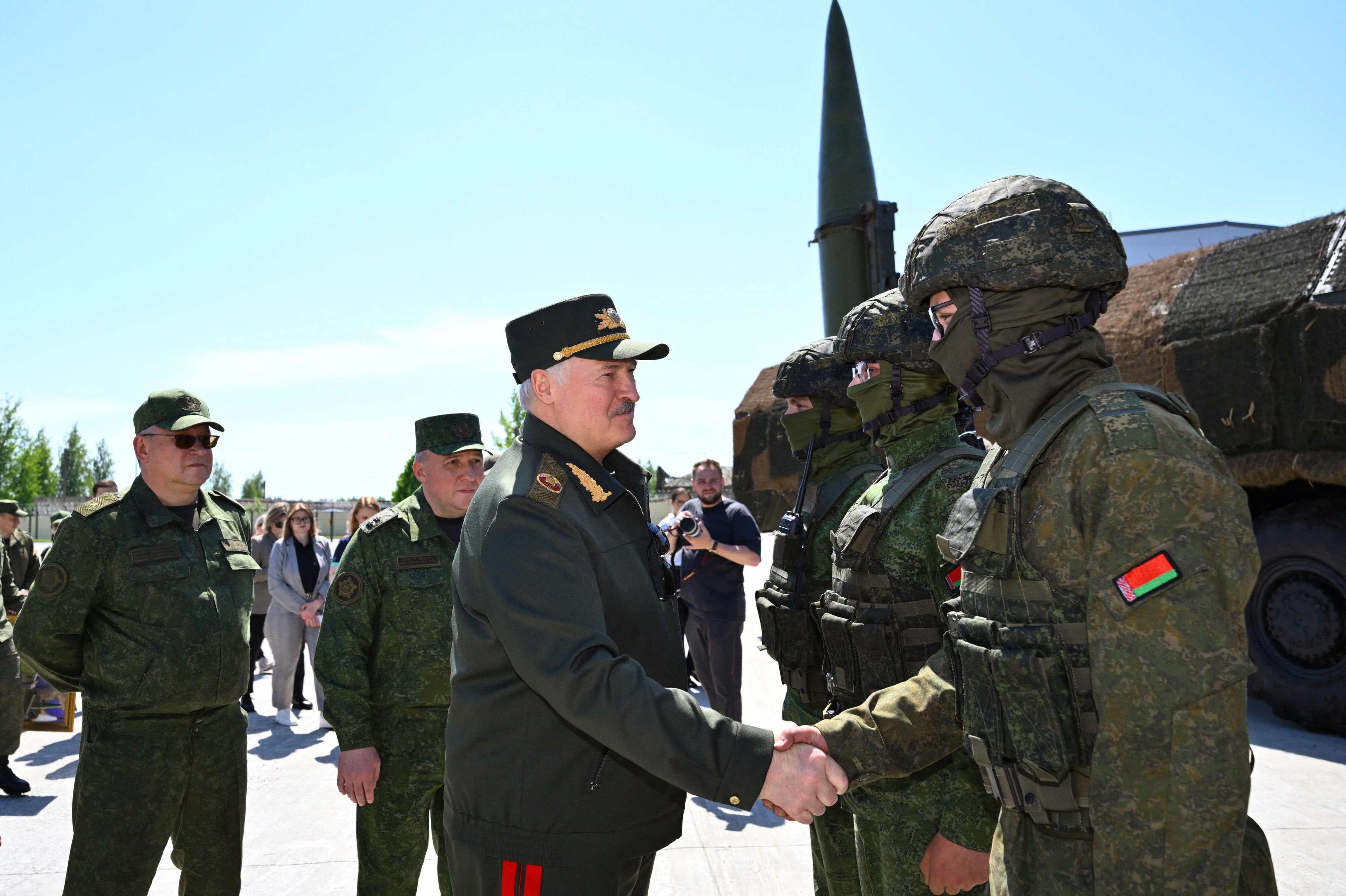 Kilde: Macron advarer Lukasjenko mod at blande sig i Ukraine