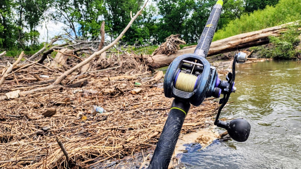 Summer kayak fishing in heavy cover