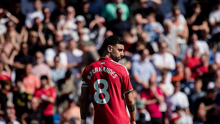 Man Utd player ratings vs. Brighton: Fernandes breaks record in ...