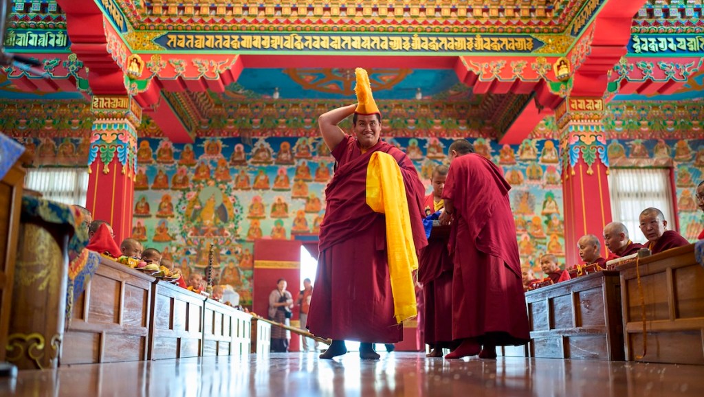 US-born teen Buddhist lama moves to Nepal to become a monk
