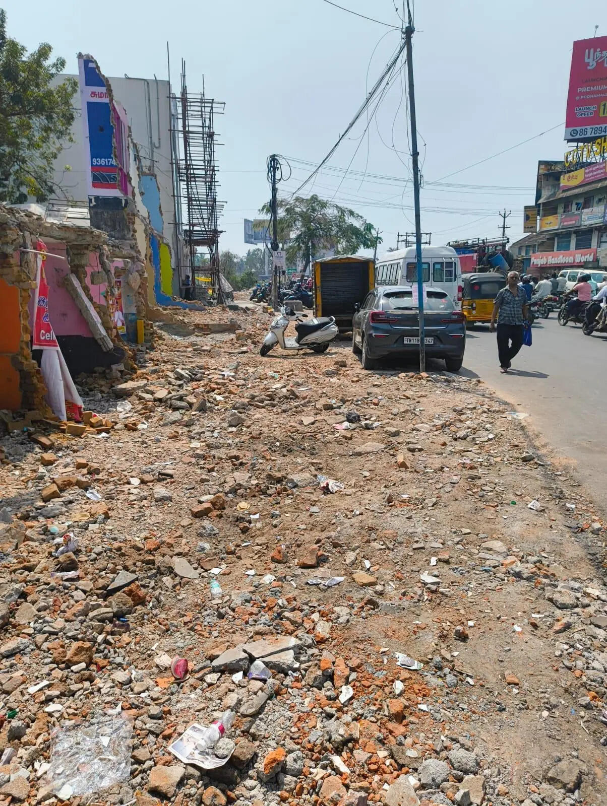 No shelter leaves Avadi commuters struggling in heat