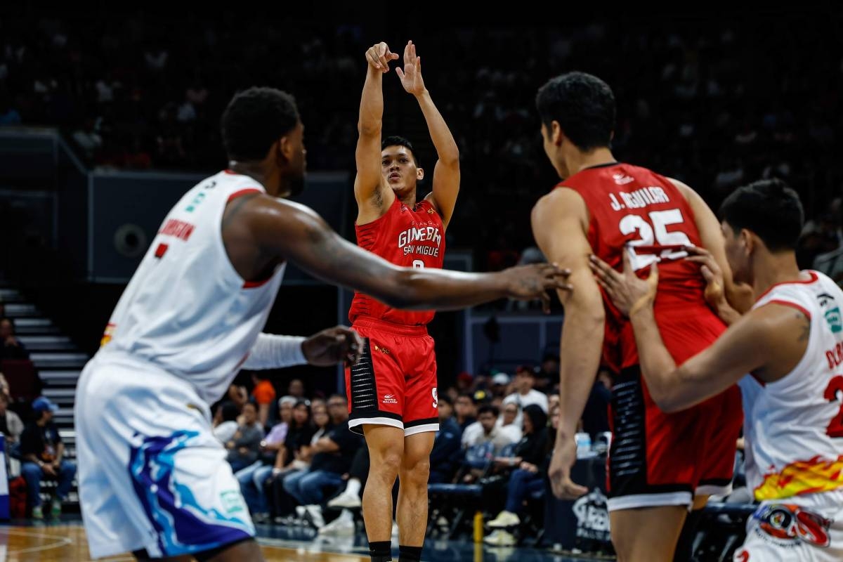 Ginebra rides on strong 2nd half effort to beat ROS, grabs 2-1 lead