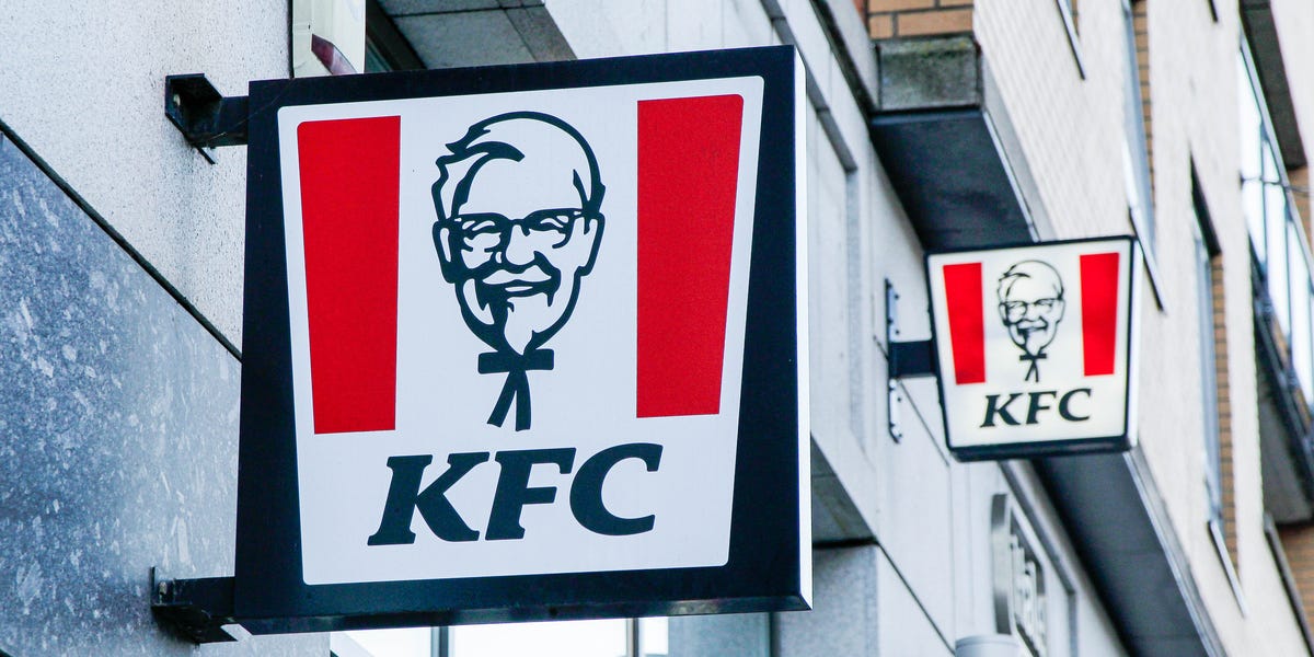 KFC Just Brought Back A Fan-Favorite Snack & Pickle Lovers Are Thriving