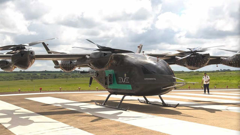 A startup just flew a 9-seat electric plane on a real regional route ...