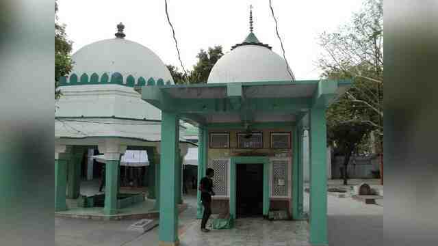 Communal slogans at Hazrat Kamaluddin Chishti Dargah amid Bhojshala row