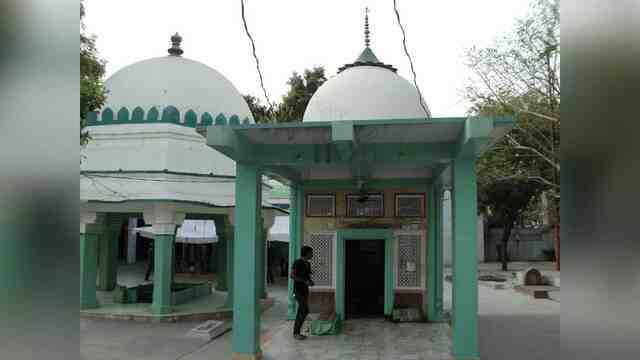 Communal slogans at Hazrat Kamaluddin Chishti Dargah amid Bhojshala row