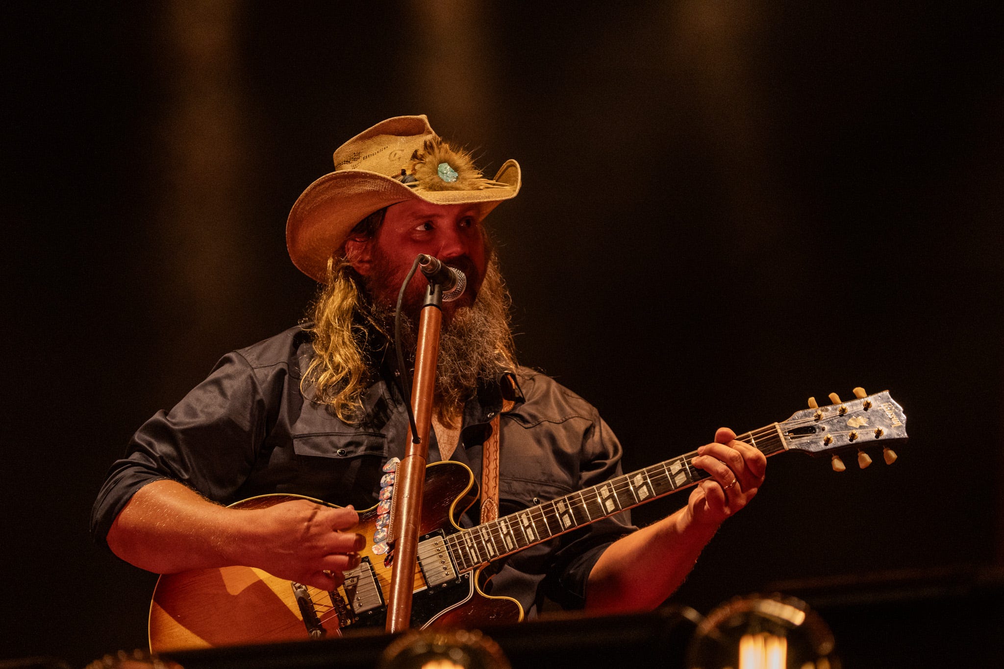 Chris Stapleton, Lainey Wilson drench Nissan Stadium in country soul