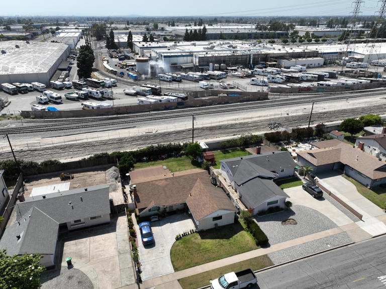 Threat of massive blast eliminated for California chemical leak ...