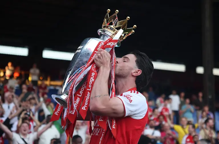 Look: Arsenal celebrate with Premier League trophy after winning last game