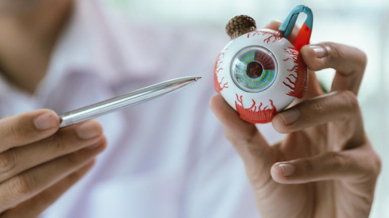 You might have heart disease if this happens to your eyes
