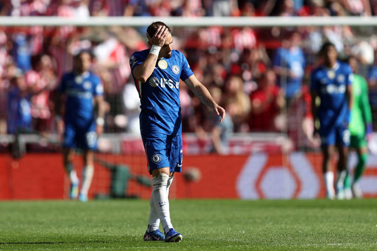 Ten-man Chelsea fall short of Europe with dismal defeat at Sunderland
