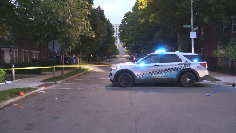 Boy, 17, shot and wounded while walking outside on Chicago's Near West Side