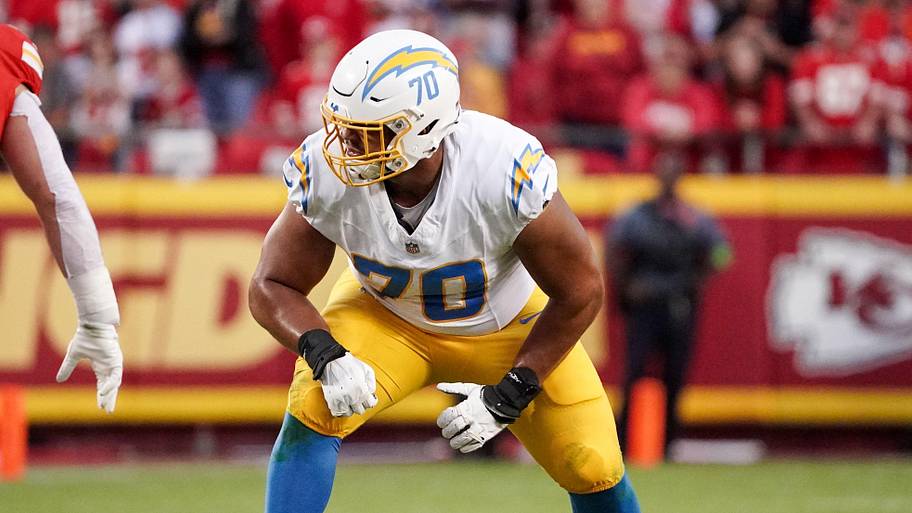 Chargers receive huge injury updates on Rashawn Slater and Joe Alt