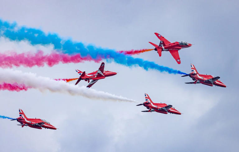 RAF Red Arrows to make EAA AirVenture Oshkosh debut in 2026