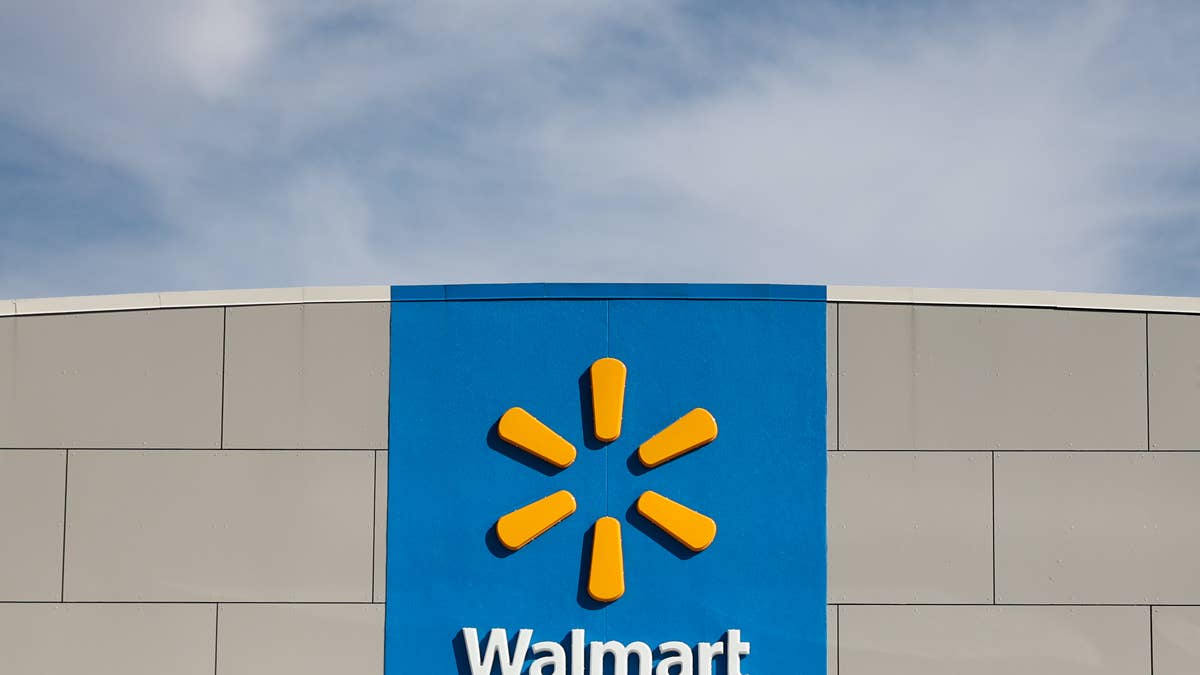 Walmart has a 'bright' rechargeable work light on sale for just $14 ...