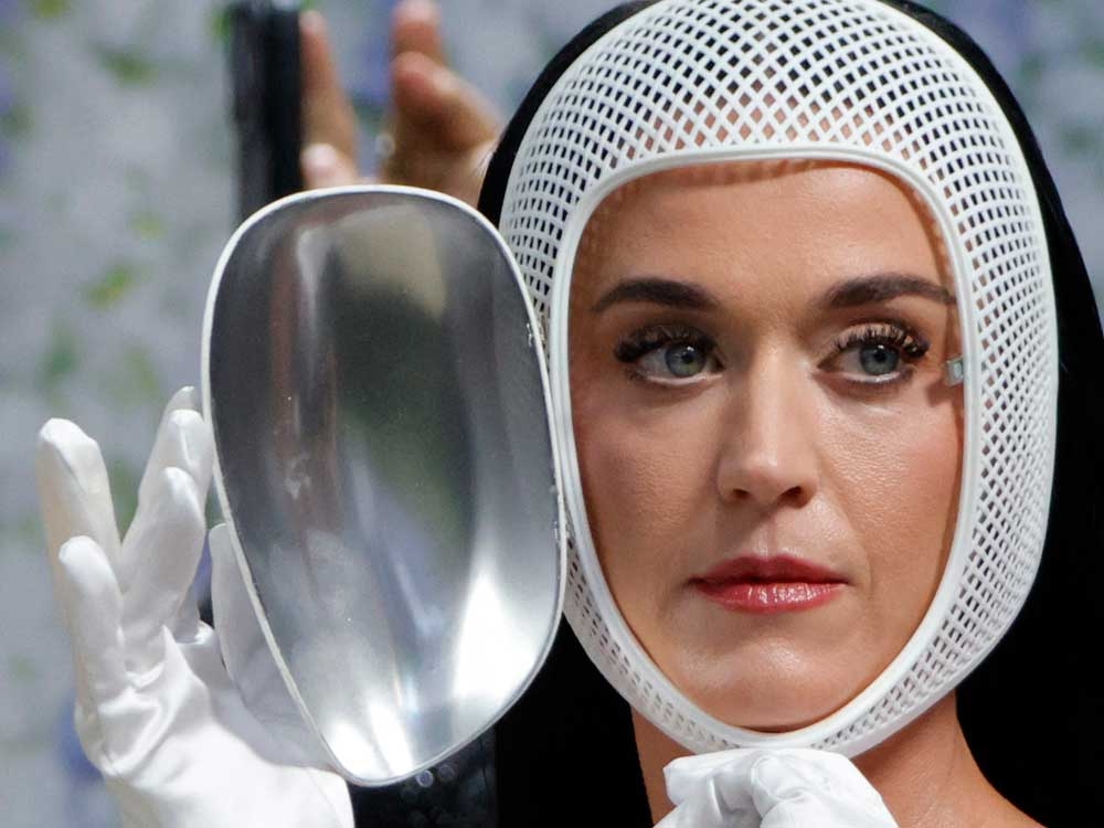 Katy Perry praises Air Canada staff for quick action during mid-air ...