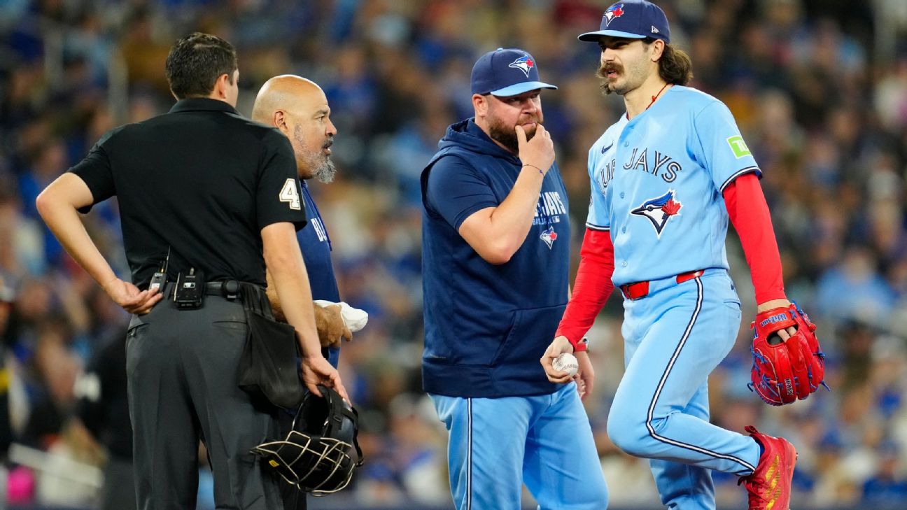 Blue Jays' Dylan Cease, Vladimir Guerrero Jr. exit game early