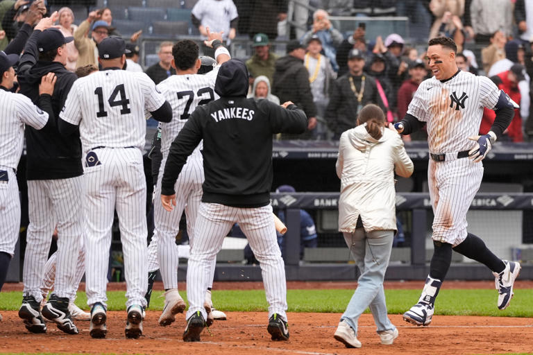 Aaron Judge stops 11-game homerless drought, 2-run walk-off homer in ...
