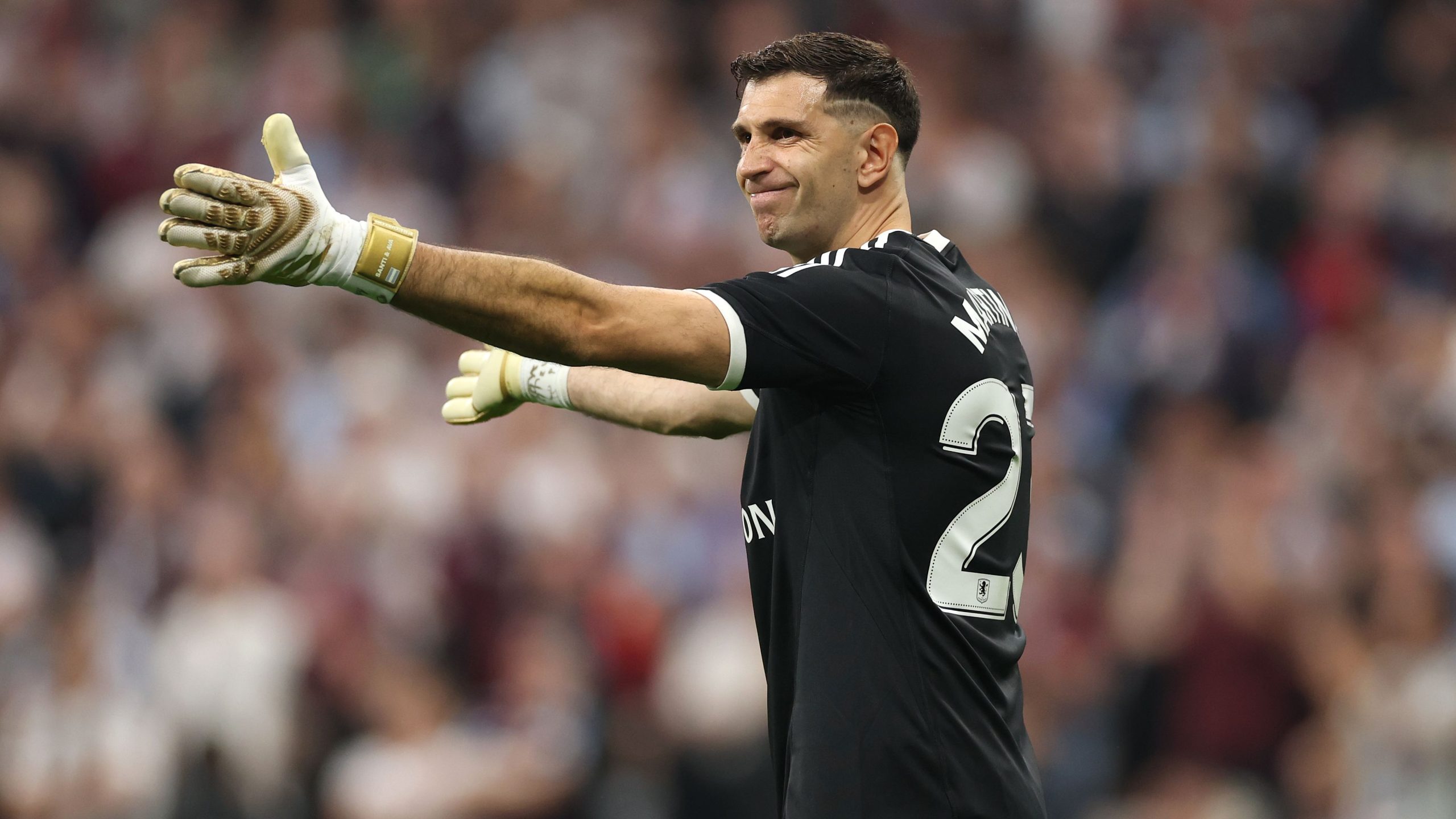 Argentina's Emi Martinez breaks finger, could miss friendlies before ...