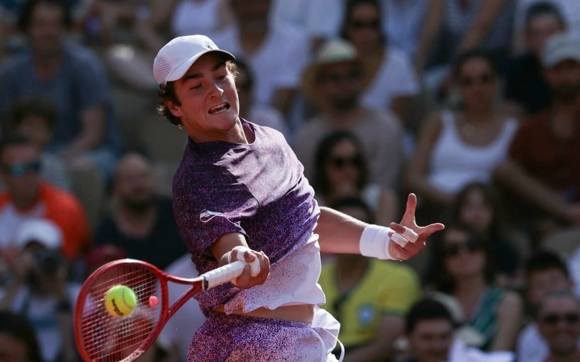 João Fonseca se impõe e vence a estreia em Roland Garros