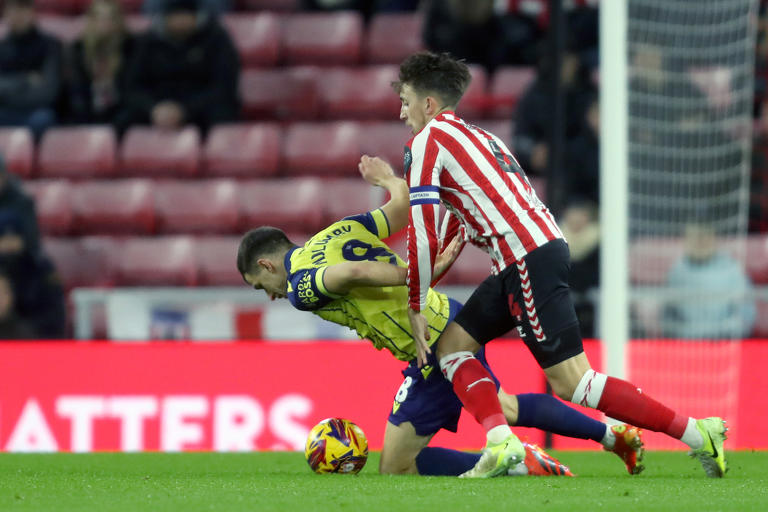 Rangers to rival Frank Lampard for outbound Sunderland player as ...