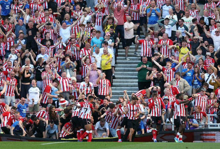Soccer-Sunderland secure European spot with win over Chelsea