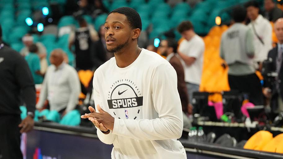 Are De'Aaron Fox and Dylan Harper playing tonight? Injury update for ...